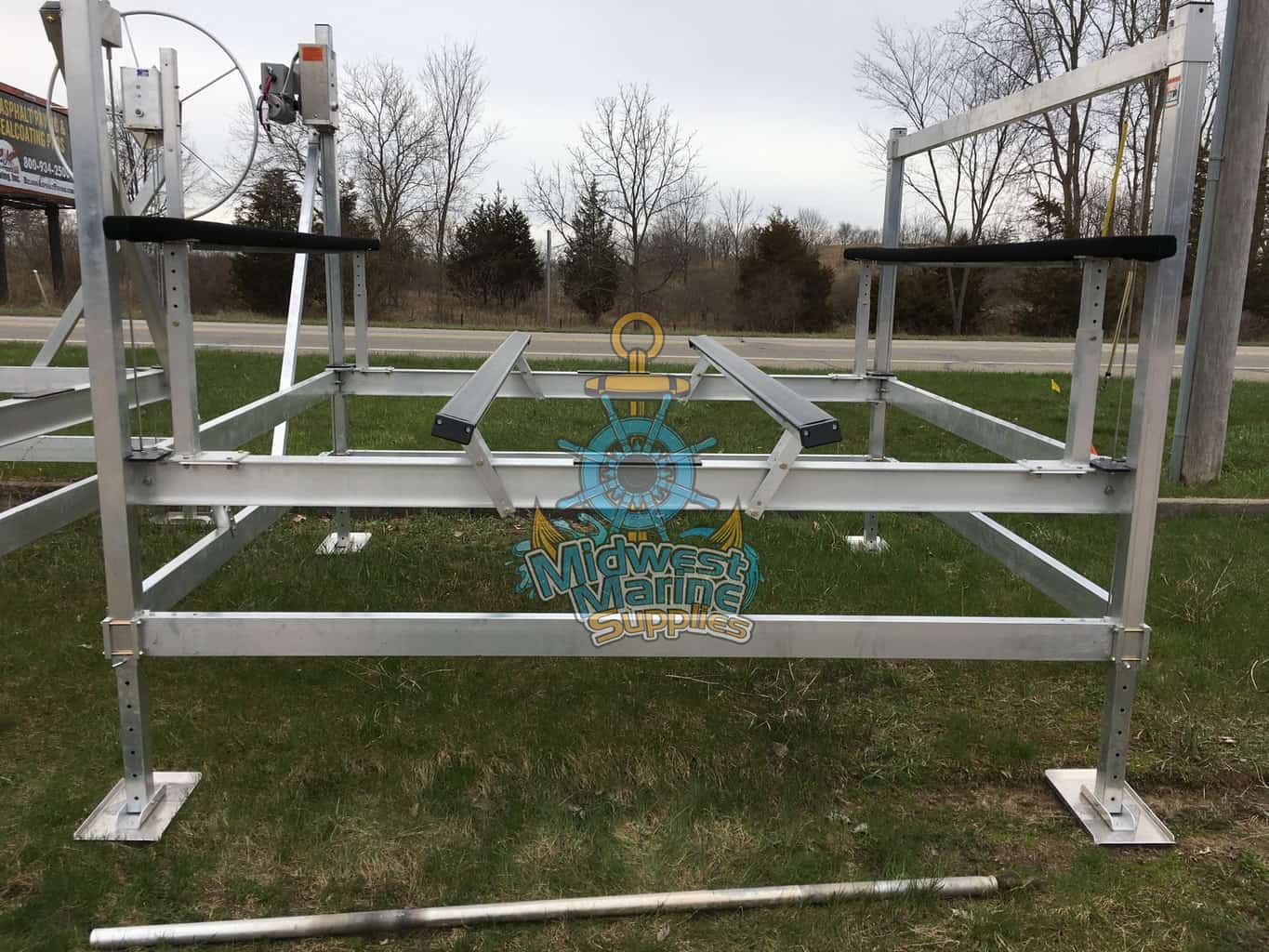 Craftlander 2500 Pound Vertical Boat Lift 108 Beam Midwest Marine