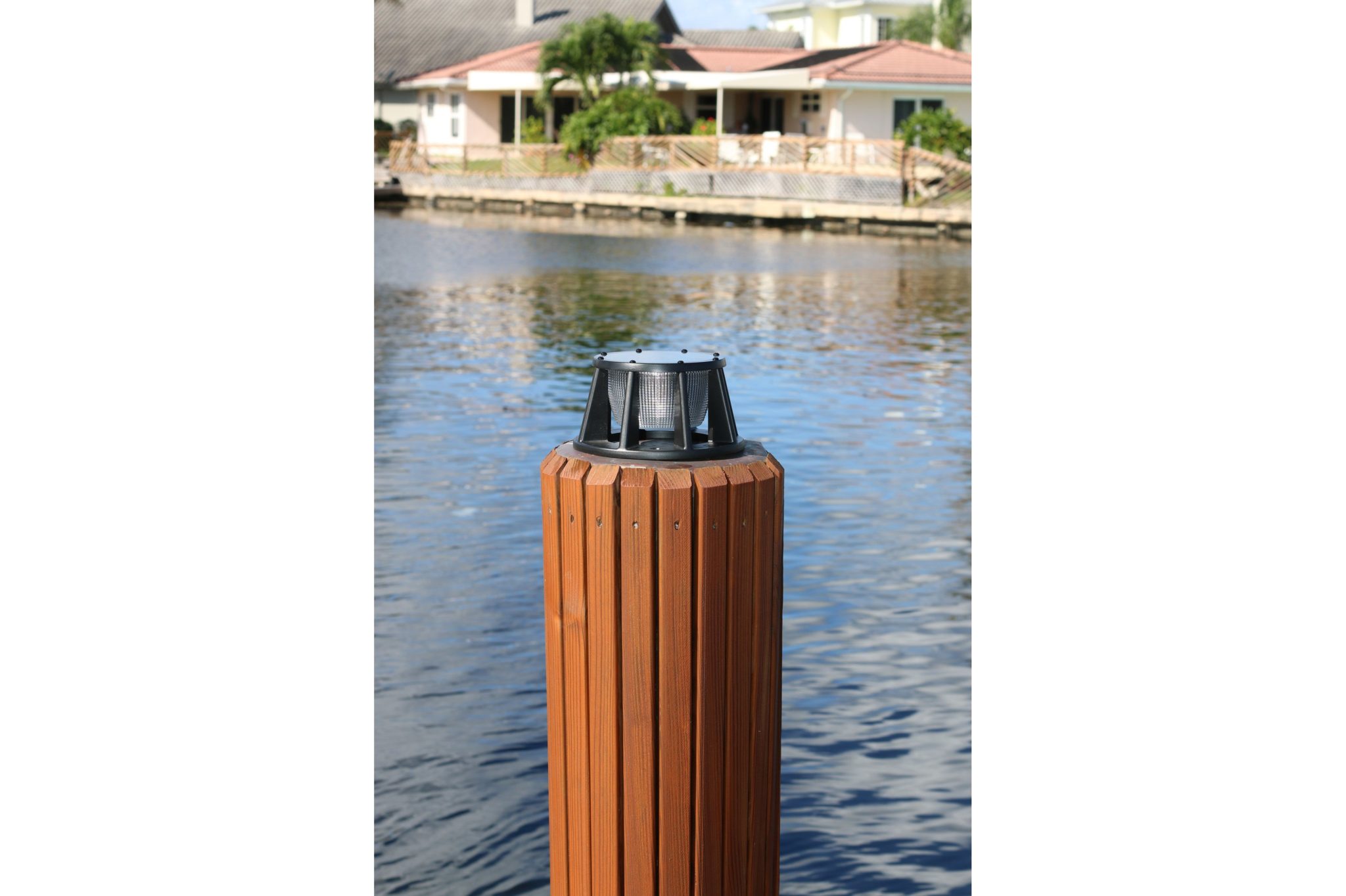 Solar Piling Light – 3 Color LED Switchable – Midwest Marine Supplies