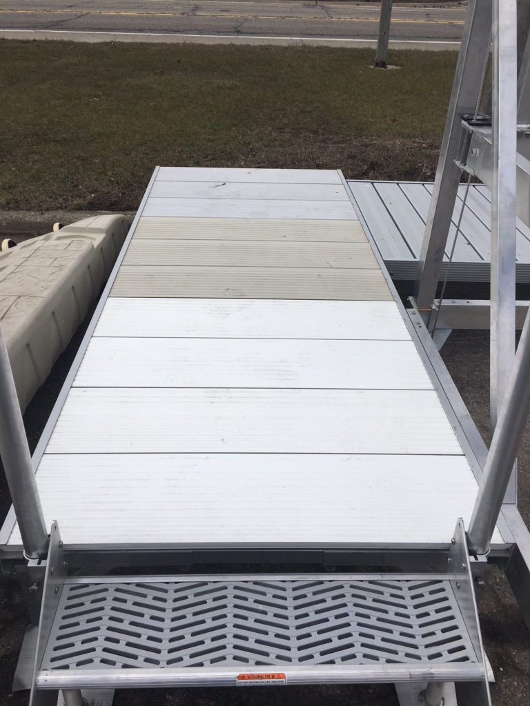 Standard Vinyl Dock With Anodized Stringers – Midwest Marine Supplies